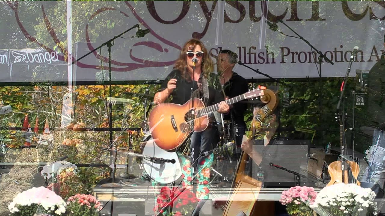 Sarah Swain & The Oh Boys "Whiskey Three Step" - YouTube