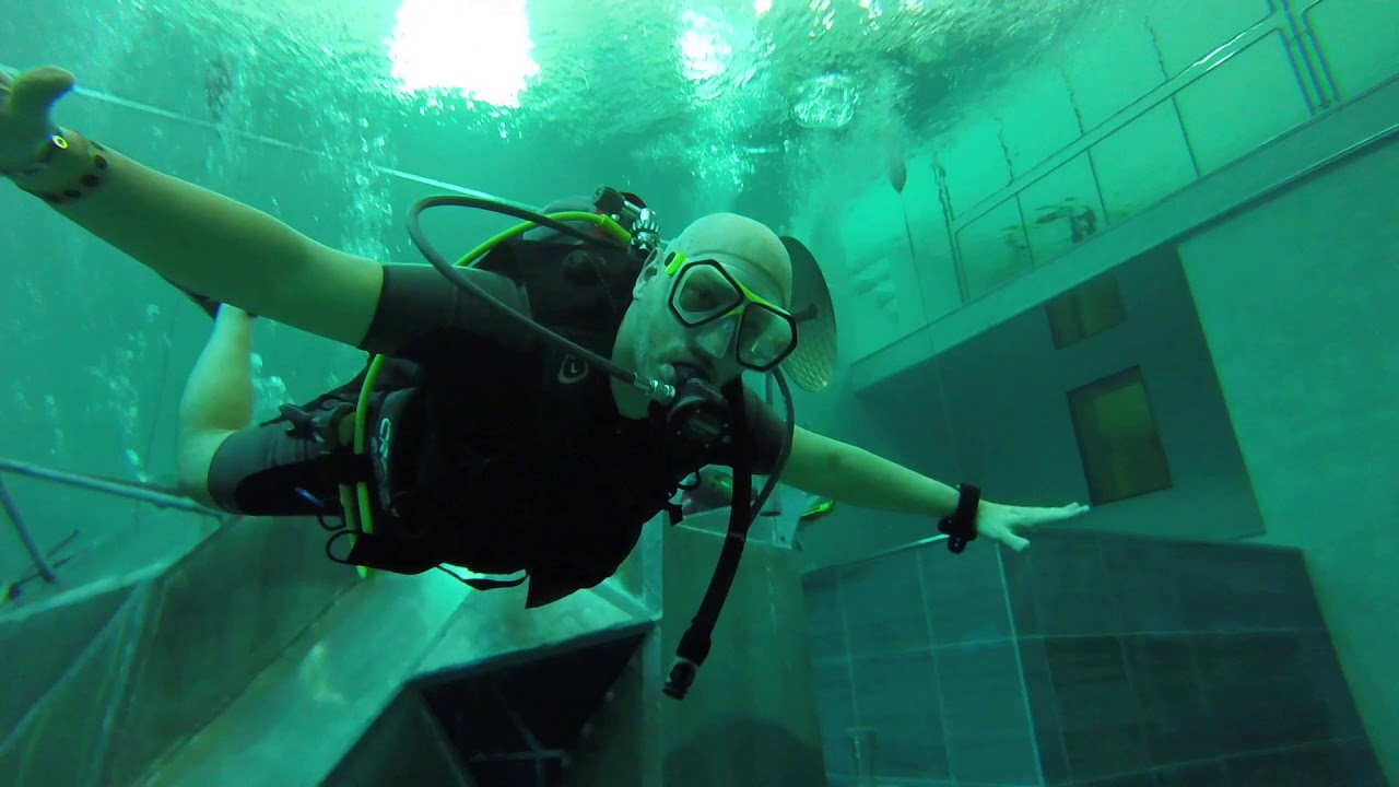 diving at Y40 - YouTube