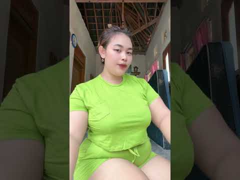 Tante Mala Body Semok Montok Gemoy #gemoy #goyanginul #dance pargoy #chubbybunny#fakebody shorts