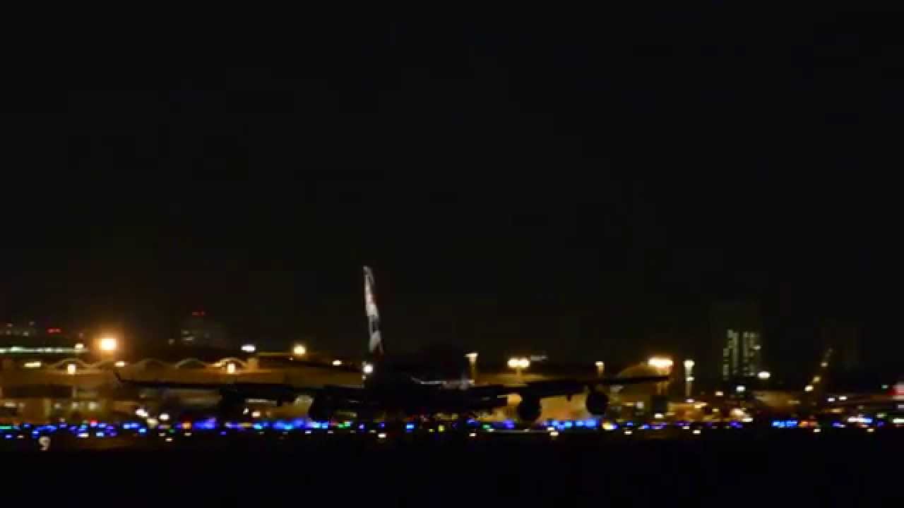Close up 747 British Airways Night Landing at Miami International,FL ...