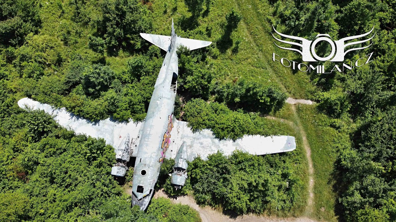 Opuštěné letiště Željava. - YouTube