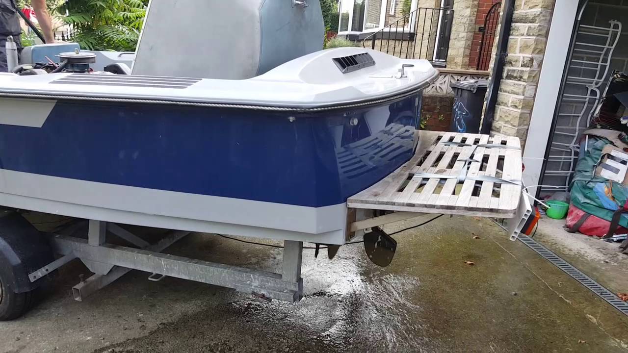 1986 correct craft 2001 engine running - YouTube