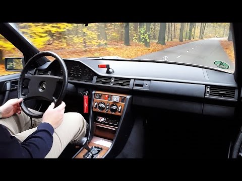 Mercedes W124 300E Short Autumn drive