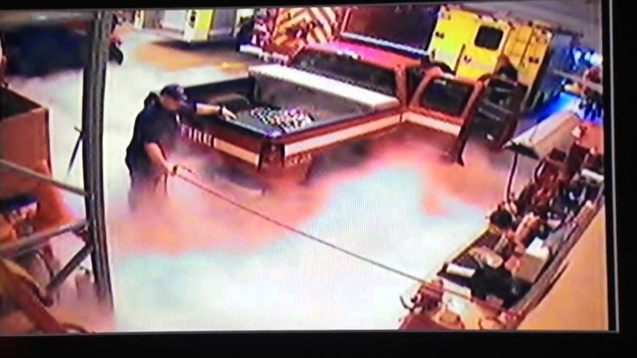 Fire Extinguisher fail - YouTube