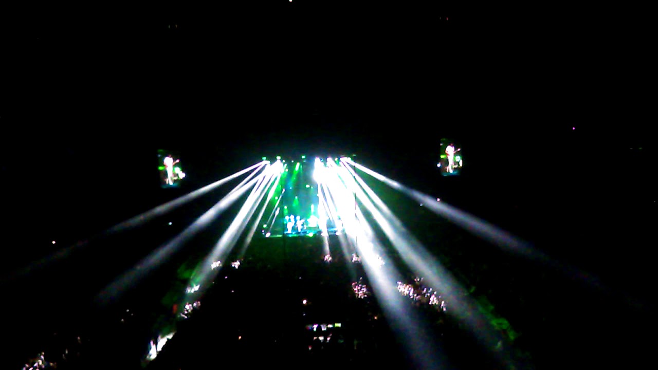 Kasabian - Fire, Live at the O2 [Dec 1st 2017] - YouTube