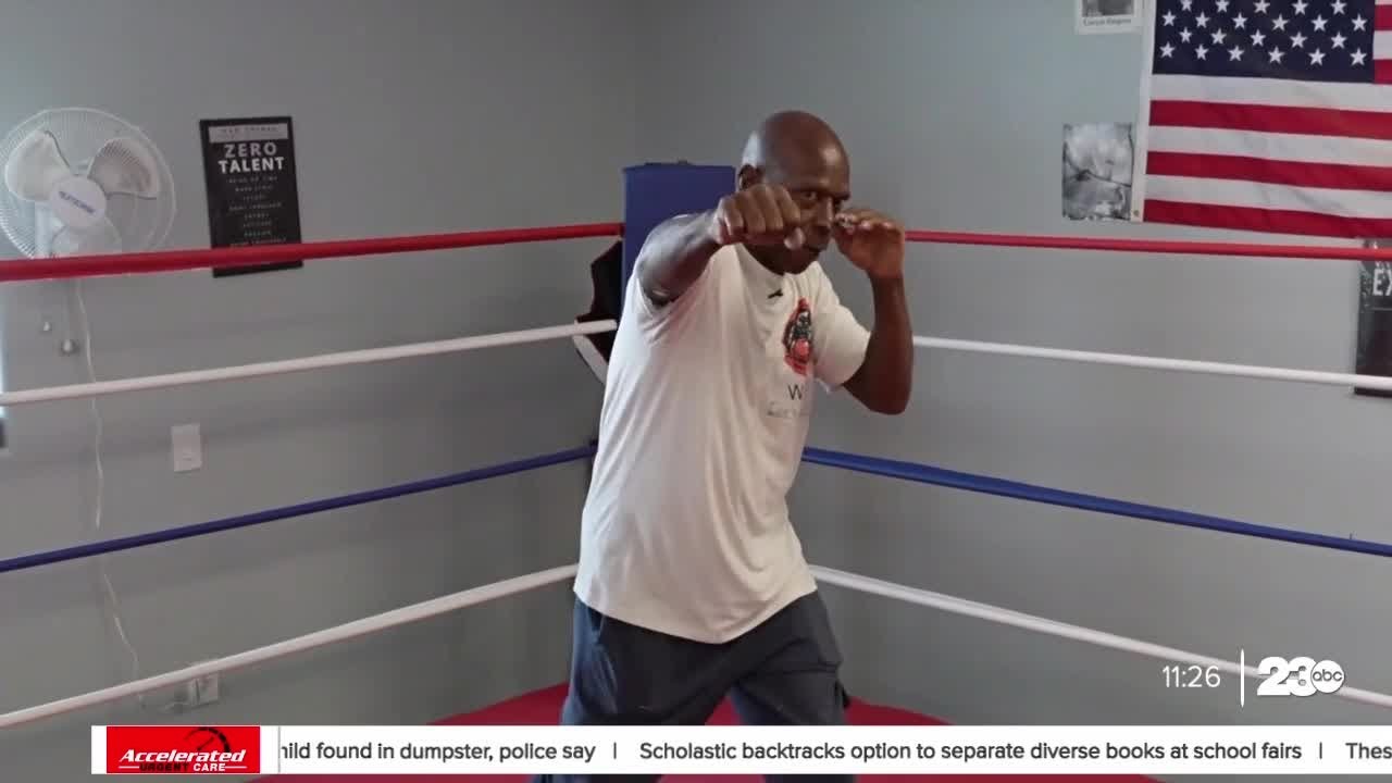 Wills Boxing Club a 'big hit' in Cal City - YouTube