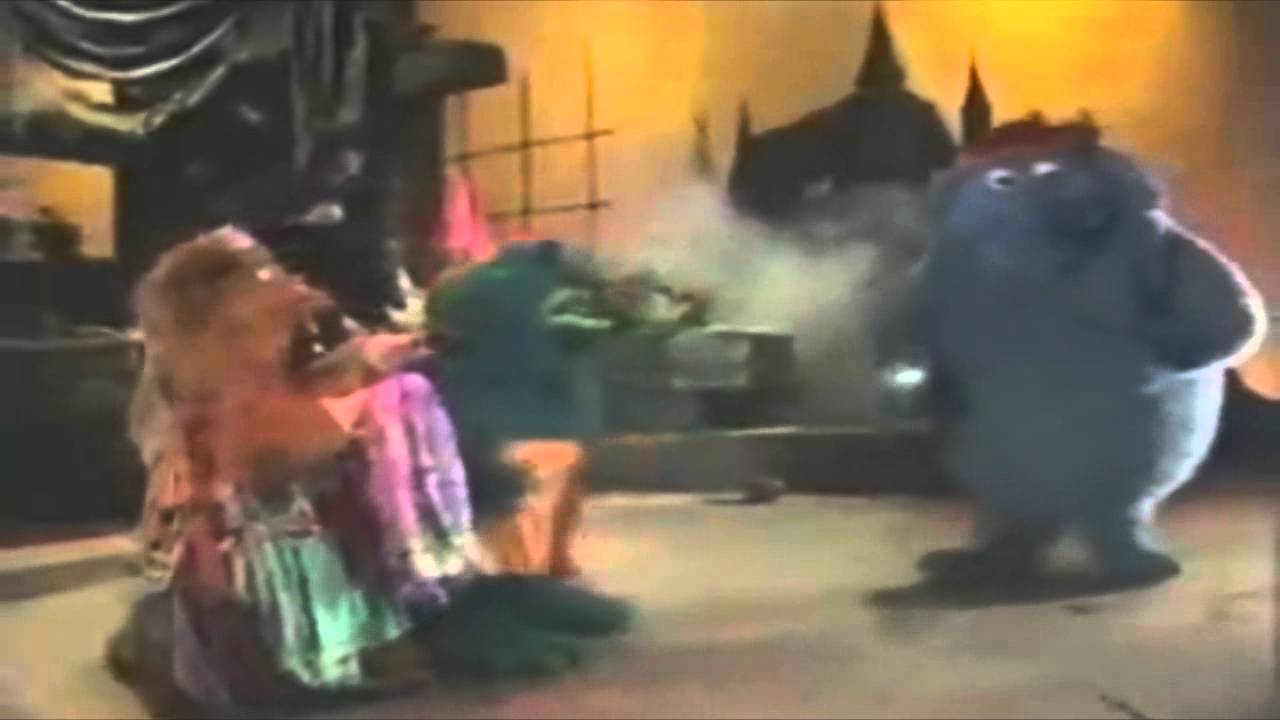 Alice cooper Schools out Muppets - YouTube