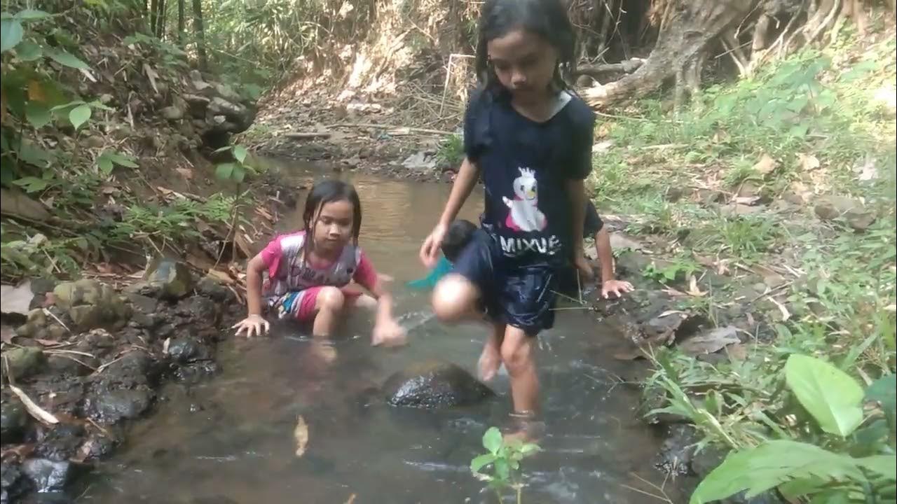 bocil bocil lagi mandi di sungai yang jernih!!!🙂🙂 - YouTube
