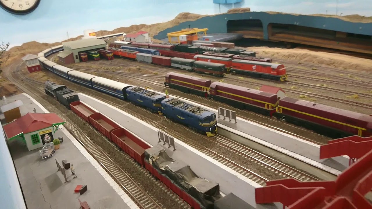 The Blue Train, South African Railways, model trains, Karoo. - YouTube