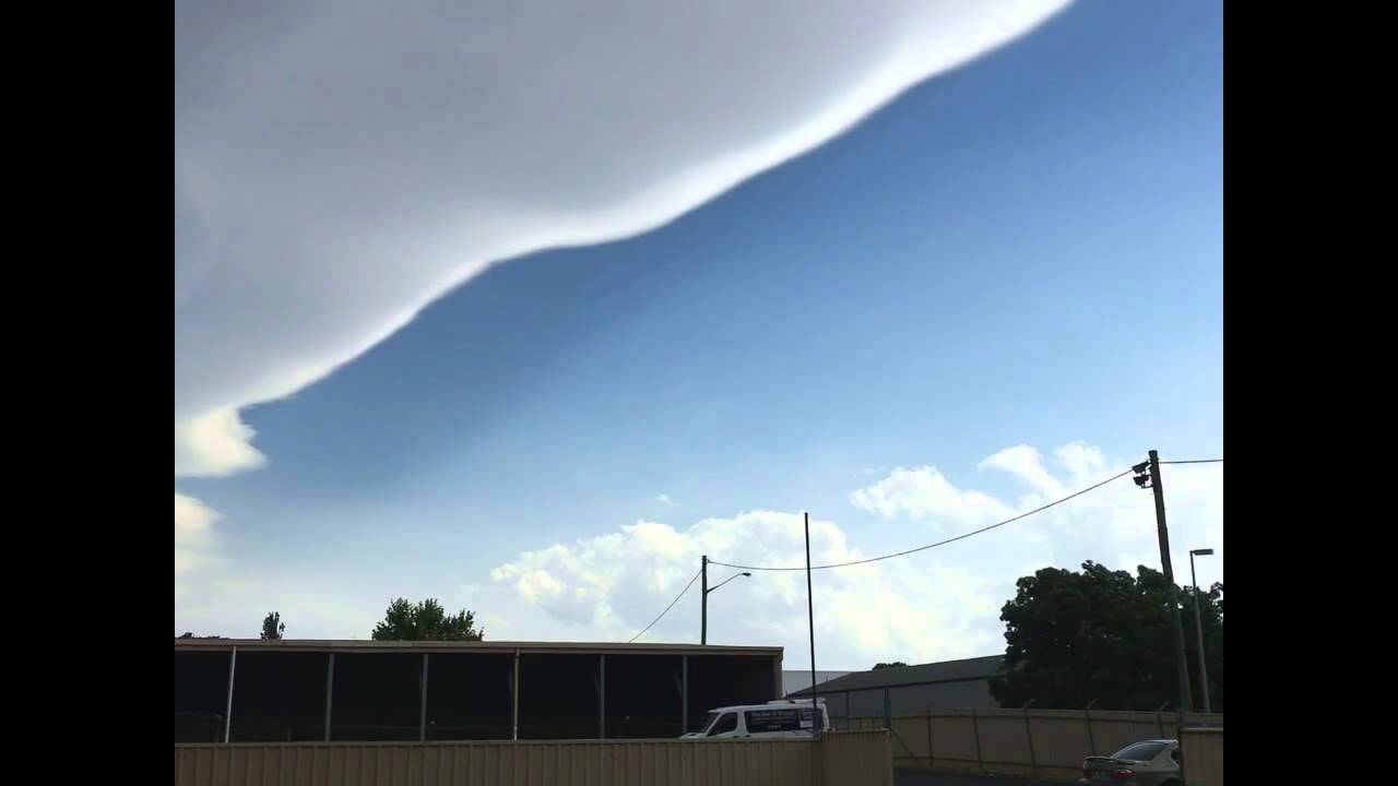 2015-12-13 Cloud Front Over Bowral - YouTube