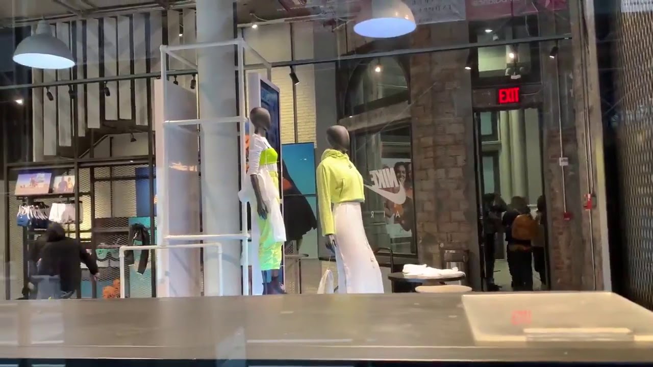 Nike store on the corner of 20th Street and 5th Avenue in NYC was just ...