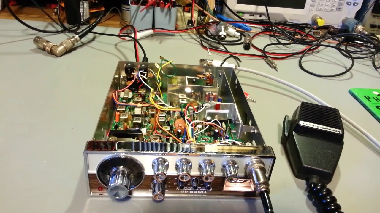 Pearce Simpson Tiger 40 CB radio overview. - YouTube