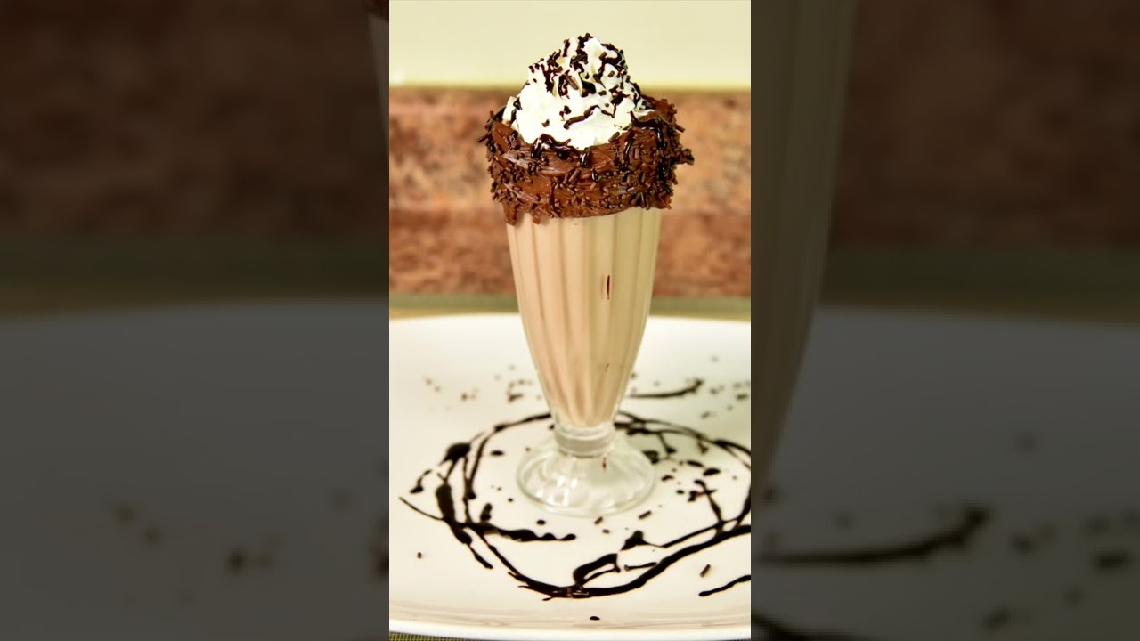 How to make a Triple Chocolate Cream Milkshake using a Vitamix. #SHORTS ...