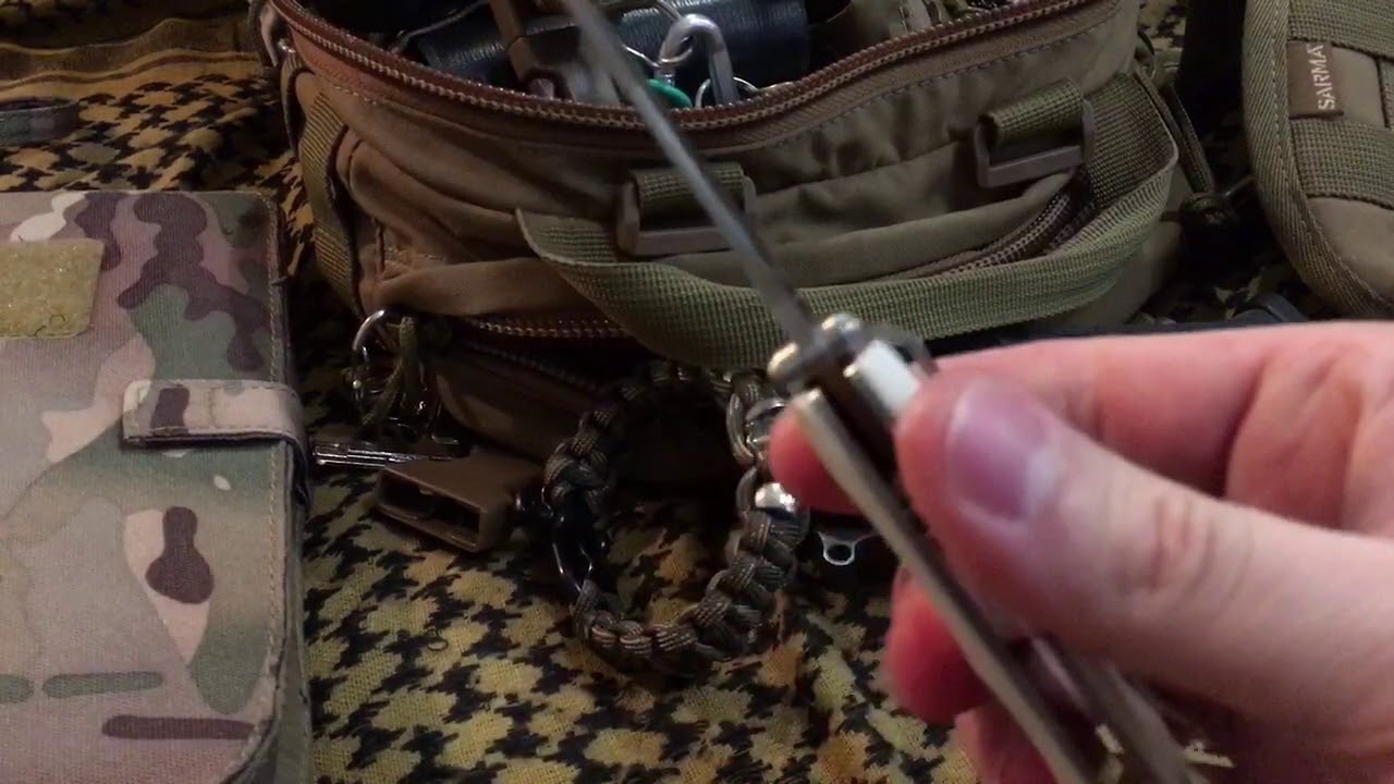 How to flip dagger knife - YouTube