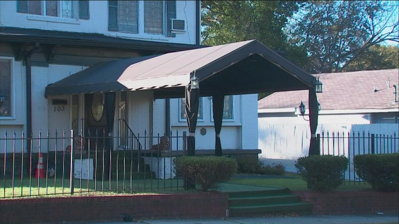 Man dies after being shot in Ashview Heights near funeral home - YouTube