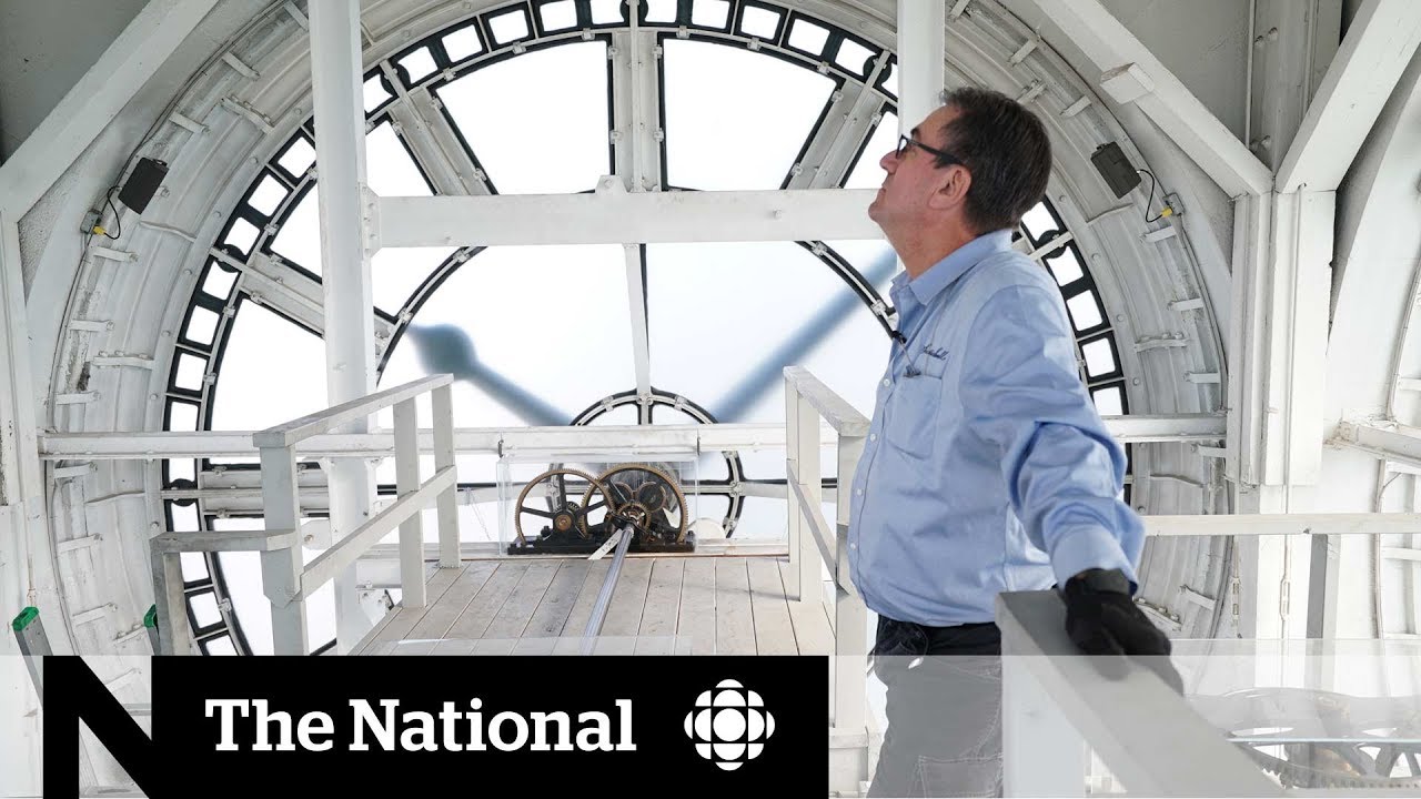 Changing the time on a really big clock - YouTube