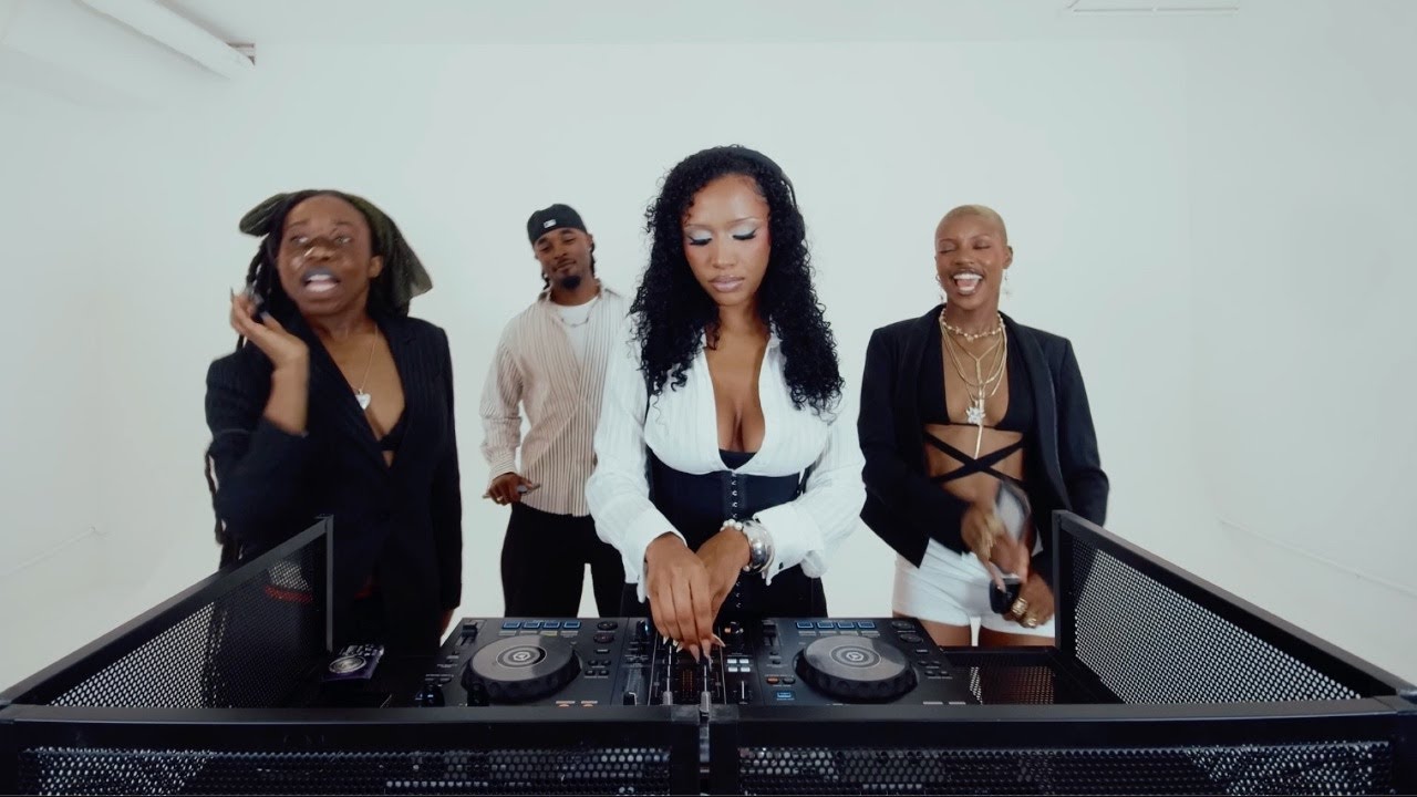 AMBRR'S ROOM 003 (AMBRR DJ SET) BAILE FUNK, HOUSE, JERSEY CLUB, GHETTO TECH, ETC. - YouTube