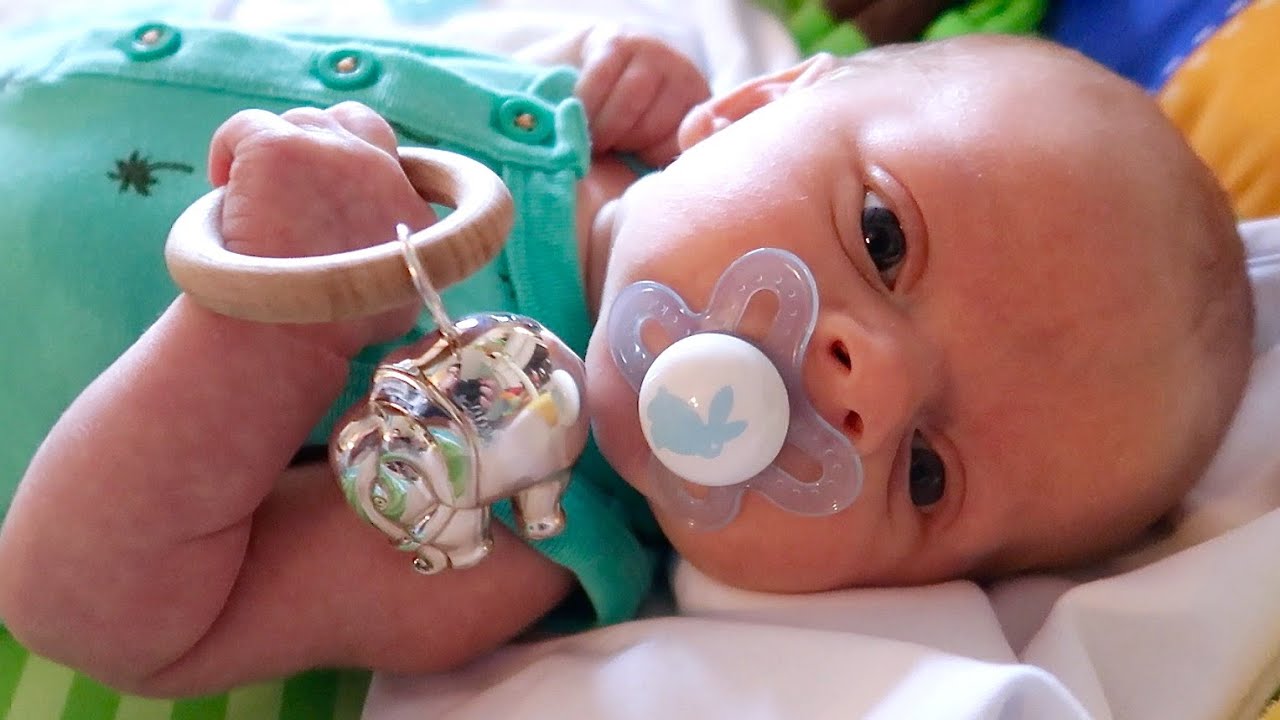 💪🏼 BABY BICEP CURLS! 💪🏼 - YouTube