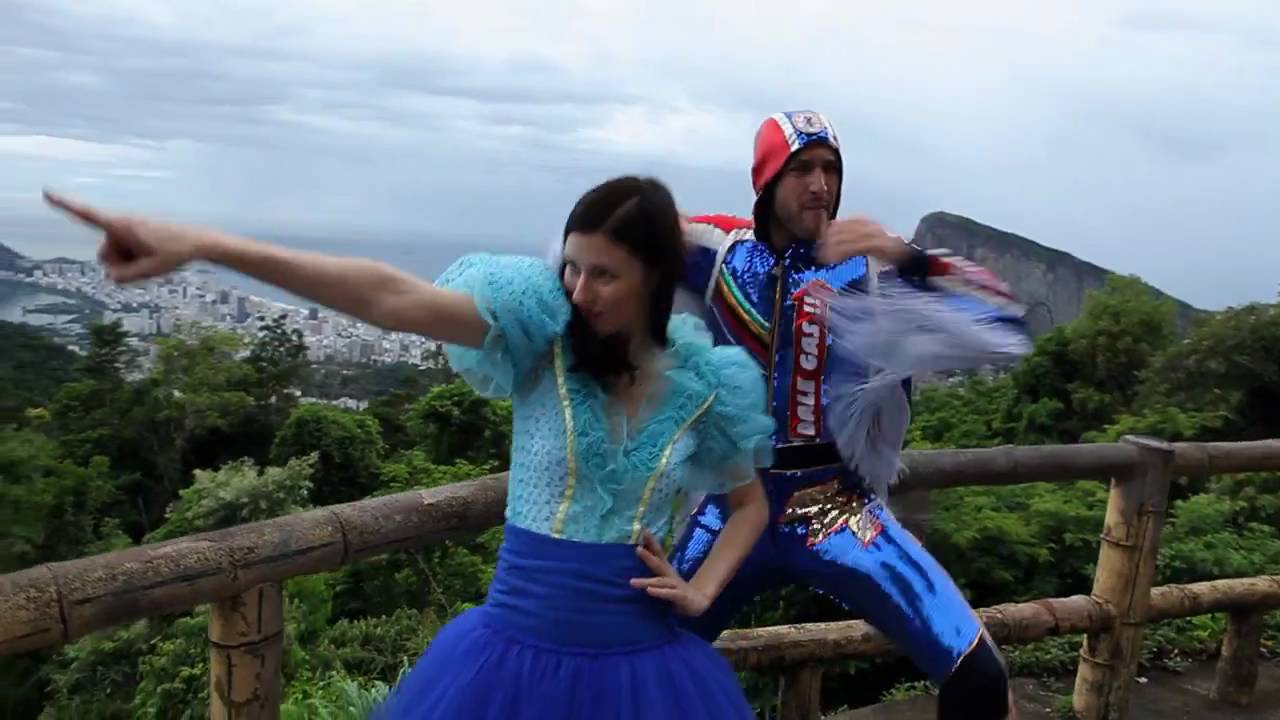 Delafe y las flores azules - Río por no llorar (Videoclip oficial ...