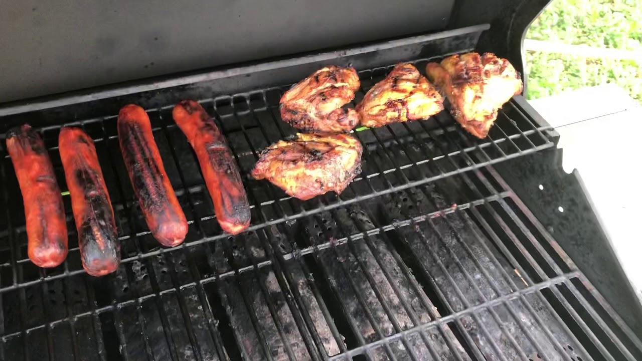 Bbq lunch - YouTube