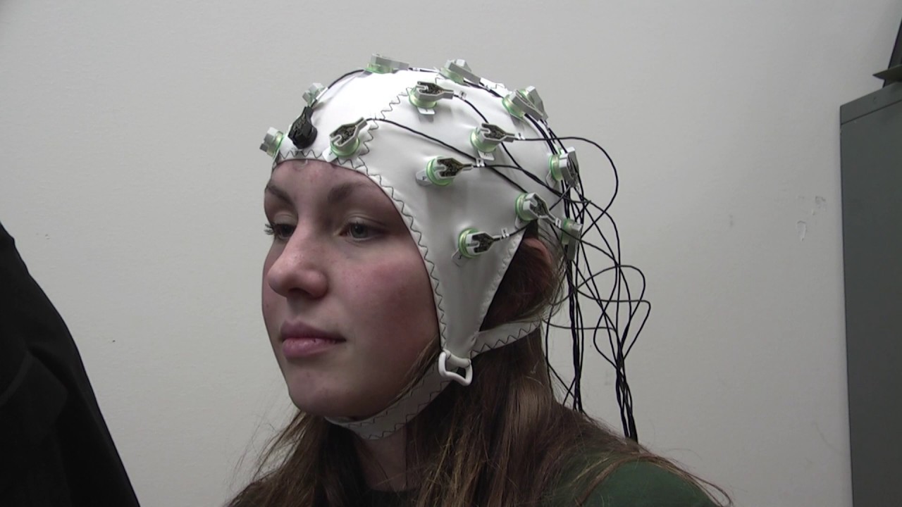 Electroencephalogram (EEG) Demonstration - YouTube