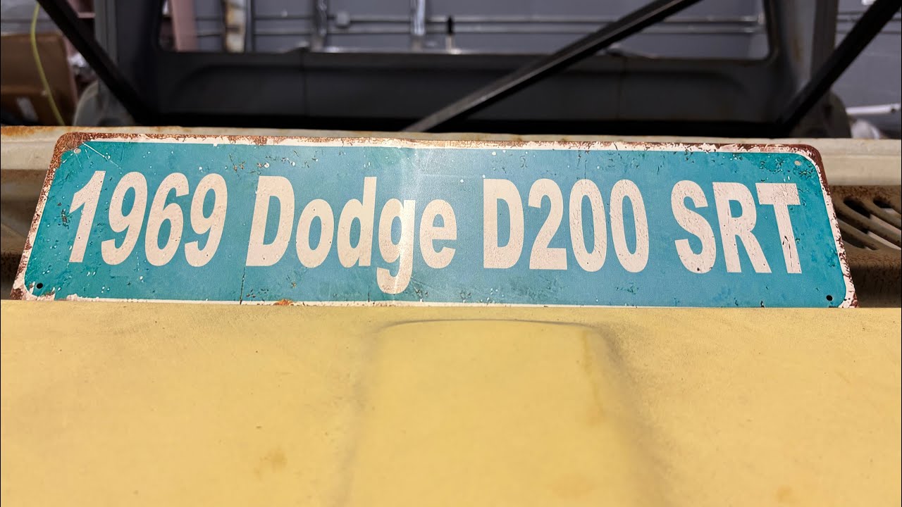 More progress on the box for the 1969 Dodge D200 SRT Sweptline - YouTube