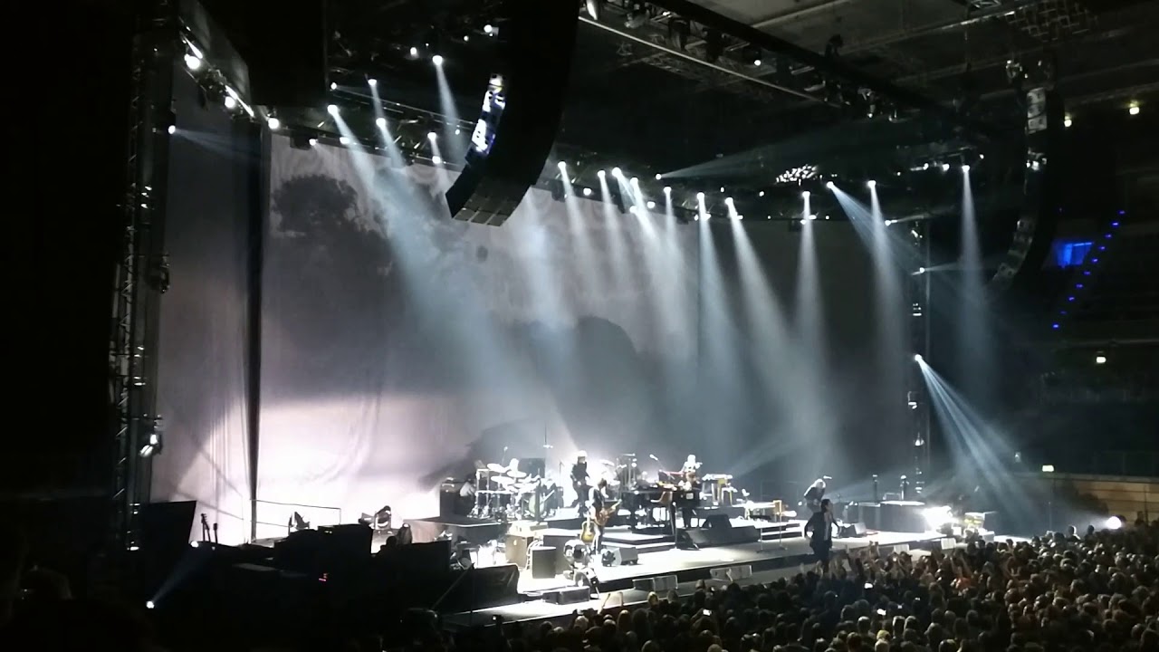 Nick Cave & The Bad Seeds - Tupelo - Live in Berlin - YouTube