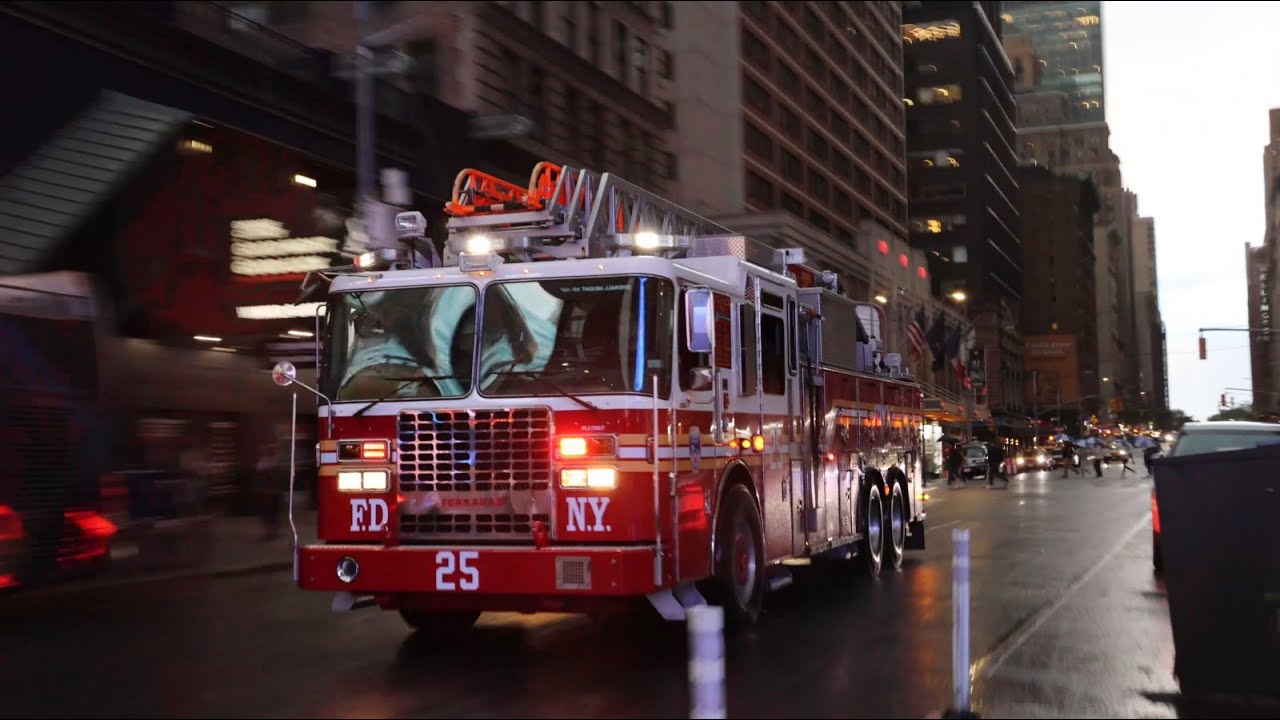 FDNY Ladder 25 responding on 7th Ave - YouTube