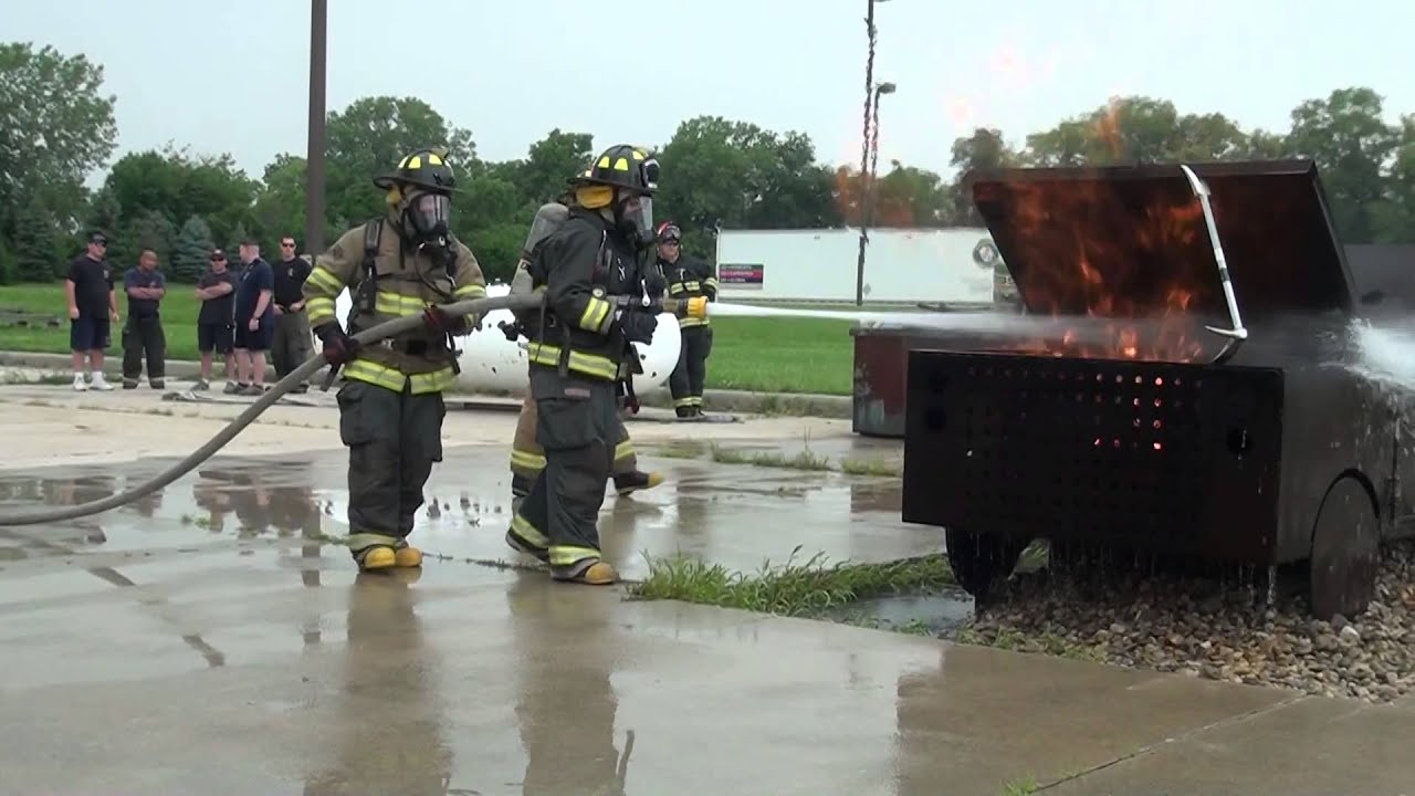 Highlights of Car Fire Training for 14-01 Class - YouTube