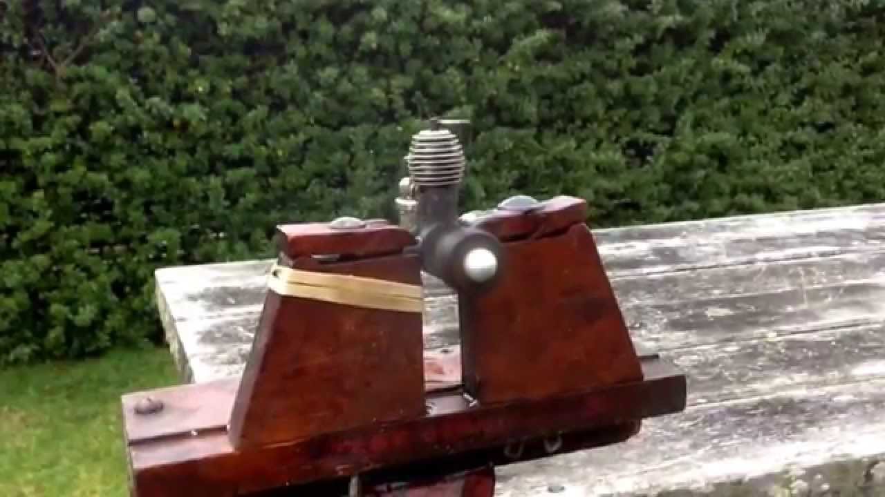 Mills .75 diesel running - YouTube