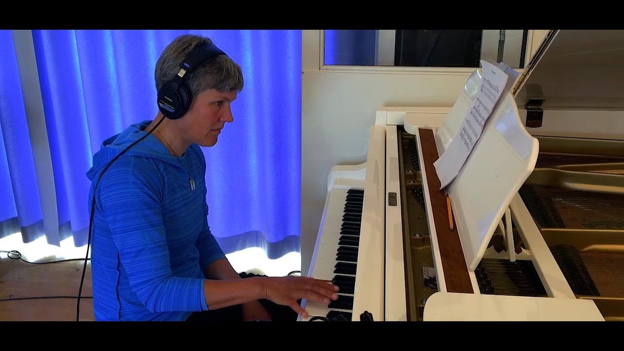 Indspilning af klavertema i Lundgaard Studio Vejen. - YouTube