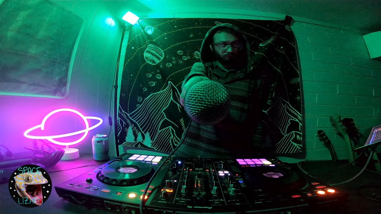 Just float: Juke Footwork Drum and Bass. - YouTube
