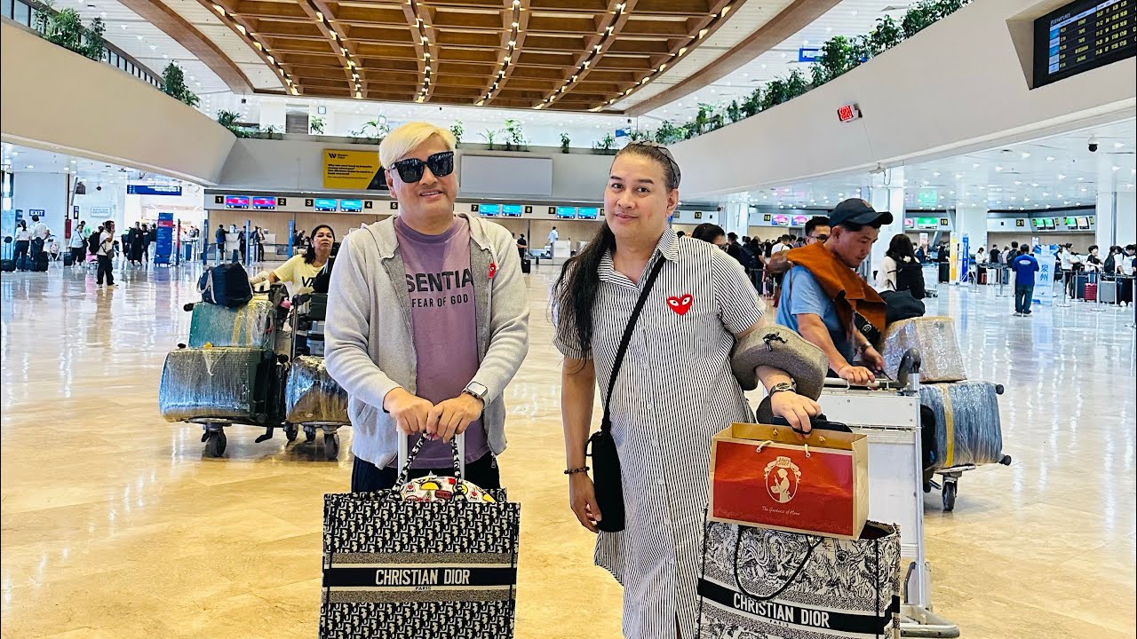 GOING BACK TO CANADA 🇨🇦 | Manila To Vancouver Flight via Philippine ...