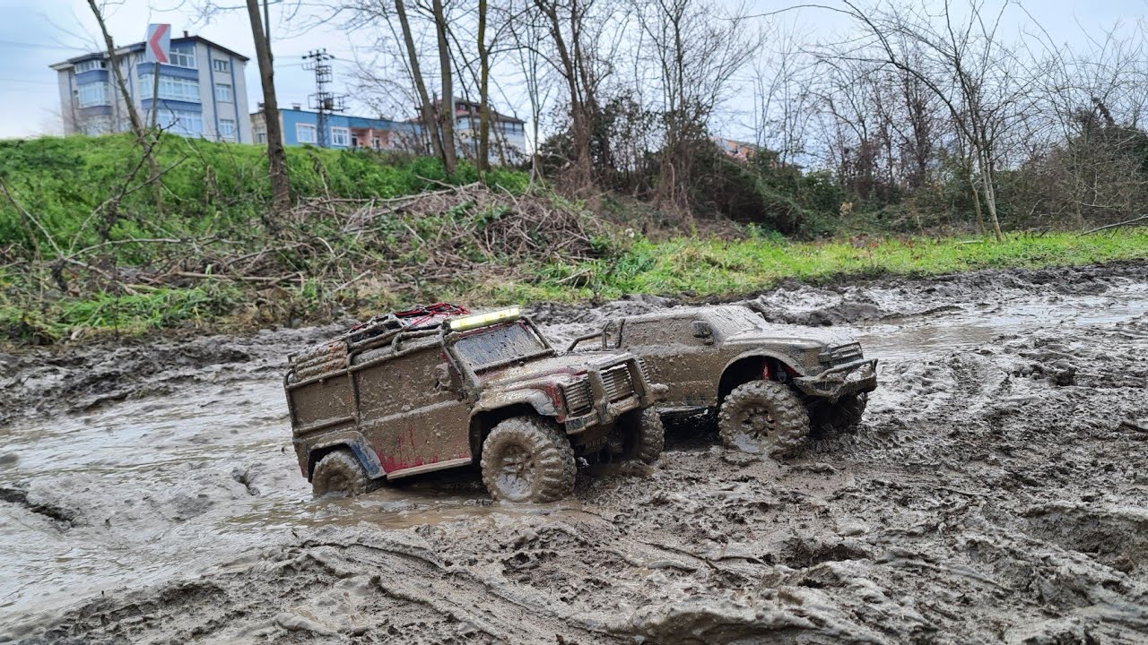 traxxas defender & axial scx10.2 çamur performansı - YouTube