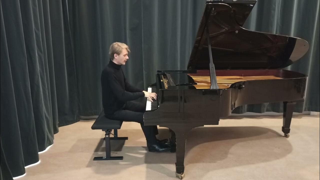 Debussy - Etude - Pour les quartes - YouTube