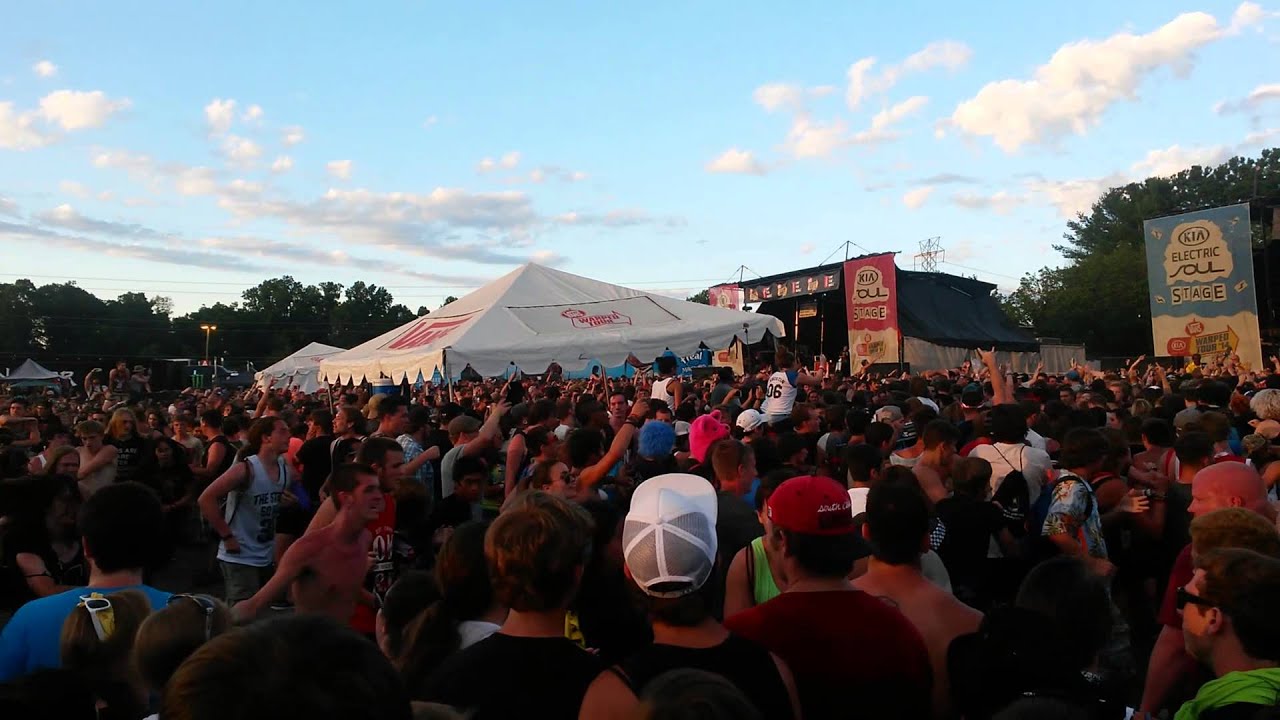 Circle Pit at Charlotte, NC Vans Warped Tour 2014 - YouTube
