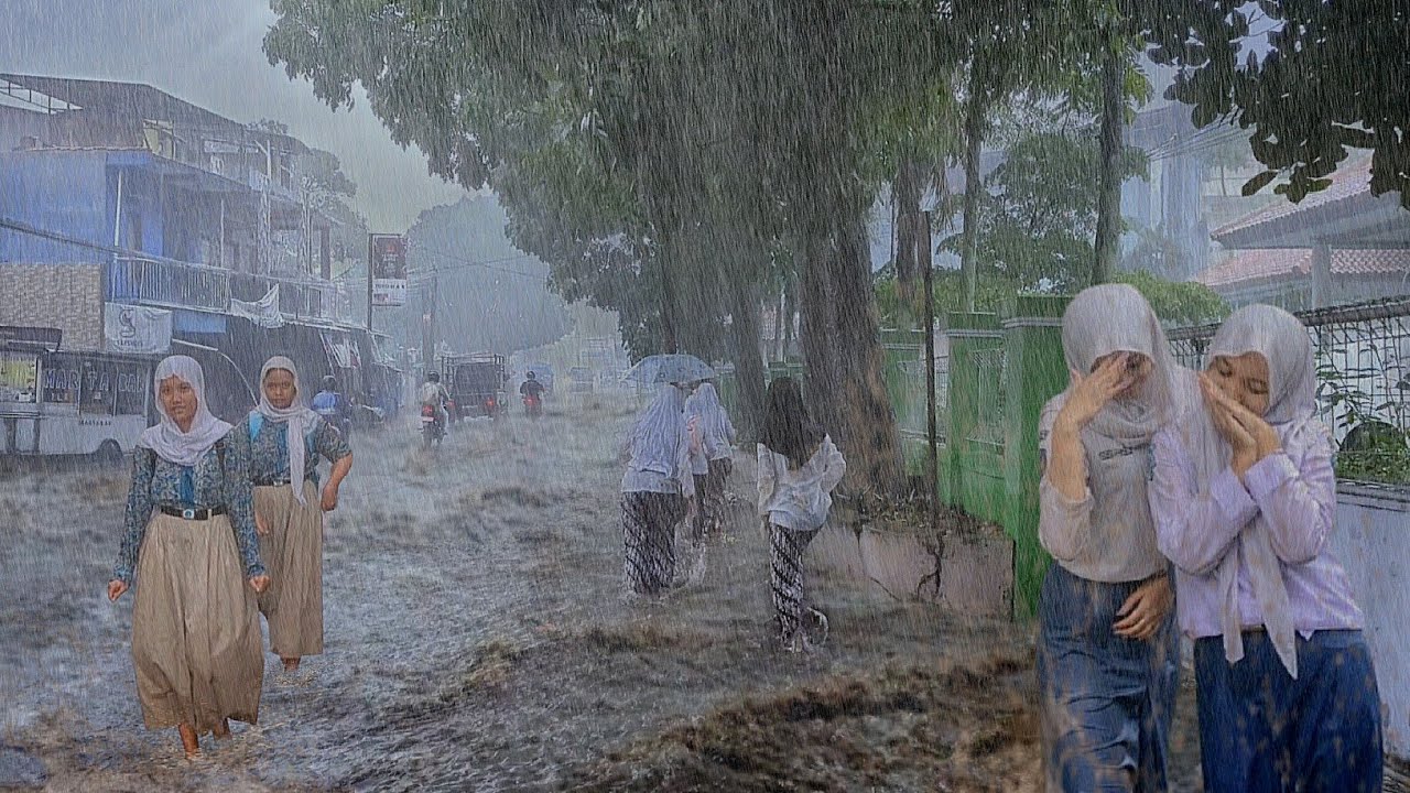 Super heavy rain and strong winds occurred on the way home from school ...
