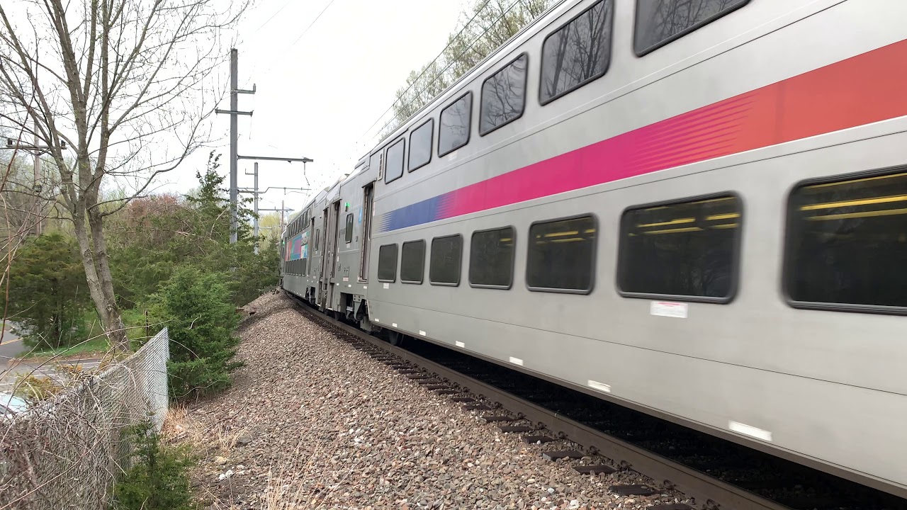 ALP-46A #4662 departs Lyons Station with Gladstone Branch Train #6431 4 ...
