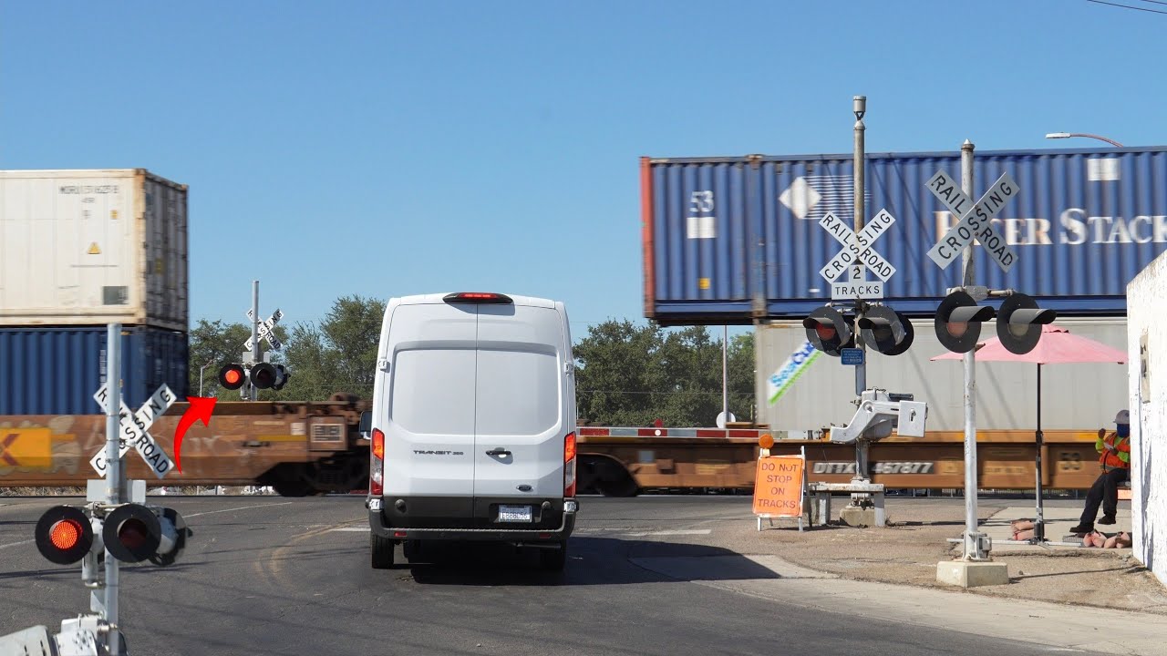 UP 6840 Z Intermodal North | *New Signal Post Knockdown* Divisadero St ...