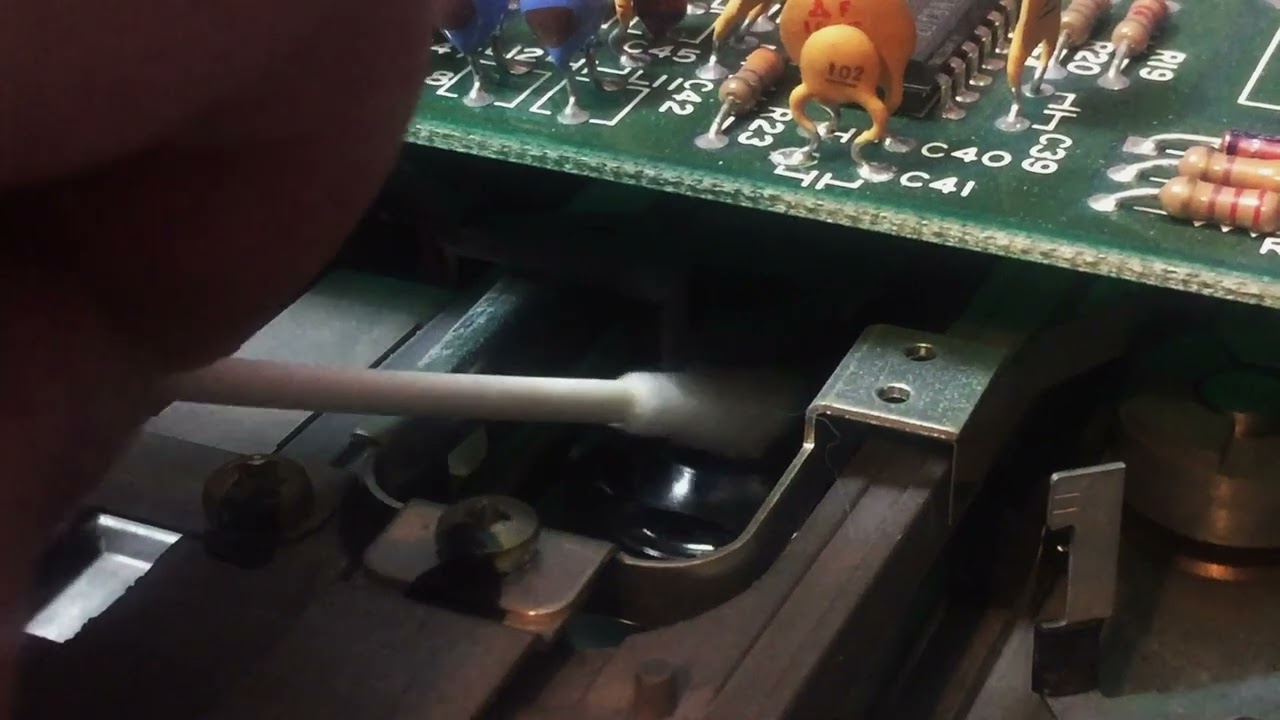 Commodore 1541 Floppy Disk Drive Head Cleaning Closeup View! - C64 Vic ...