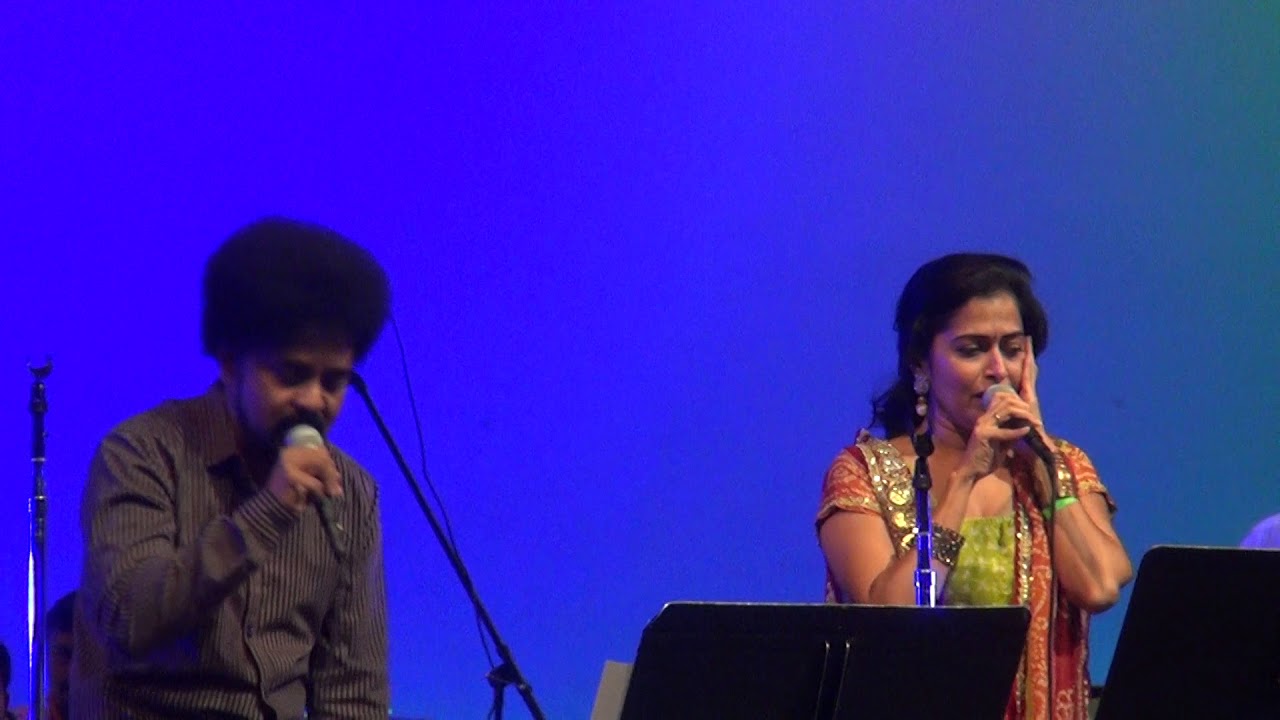 Subra Ramanan singing Sorgam Madhuvilae with Vdaze - YouTube