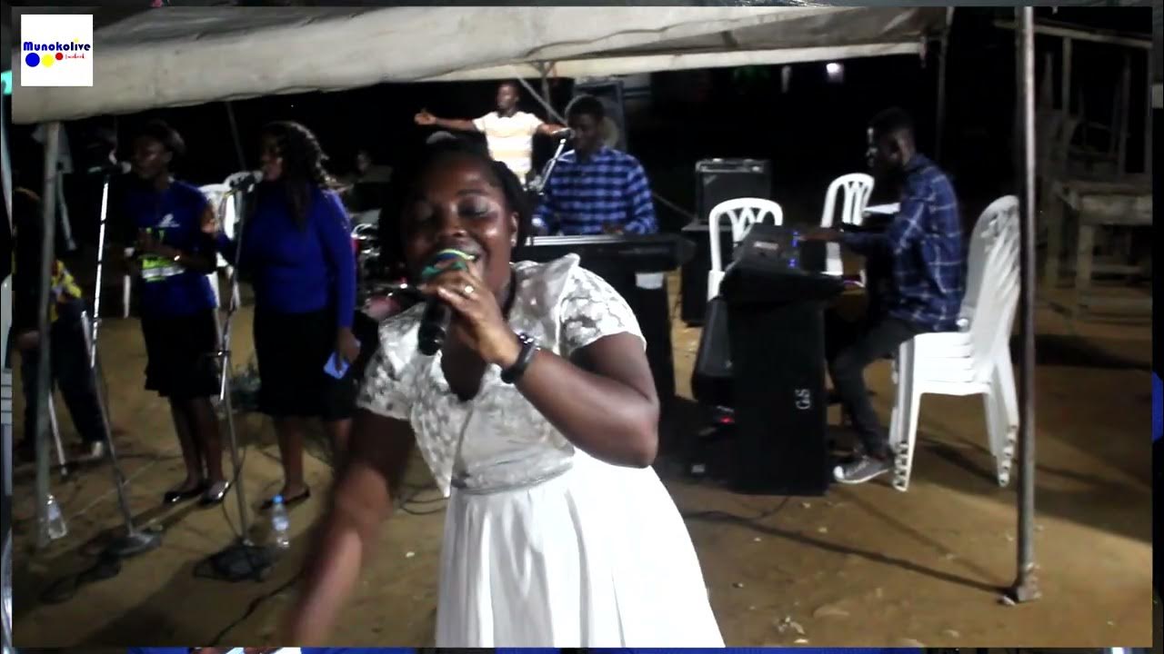 J'AI UN DIEU PUISSANT LA HAUT AMBIANCE - YouTube