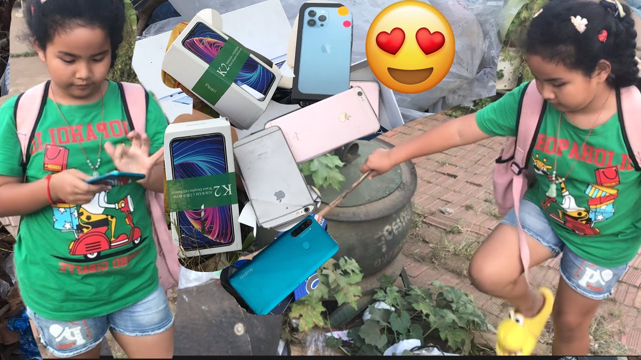 Restore old Phones,😍 schoolgirls pick up on the street near the trash ...