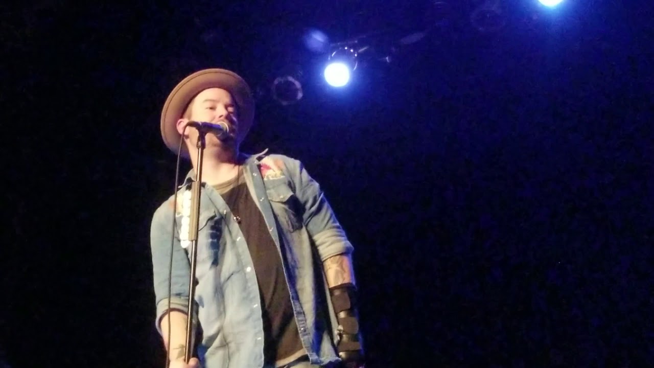 David Cook - Niece and Nephews visit & Heroes (David Bowie cover) 10/26 ...