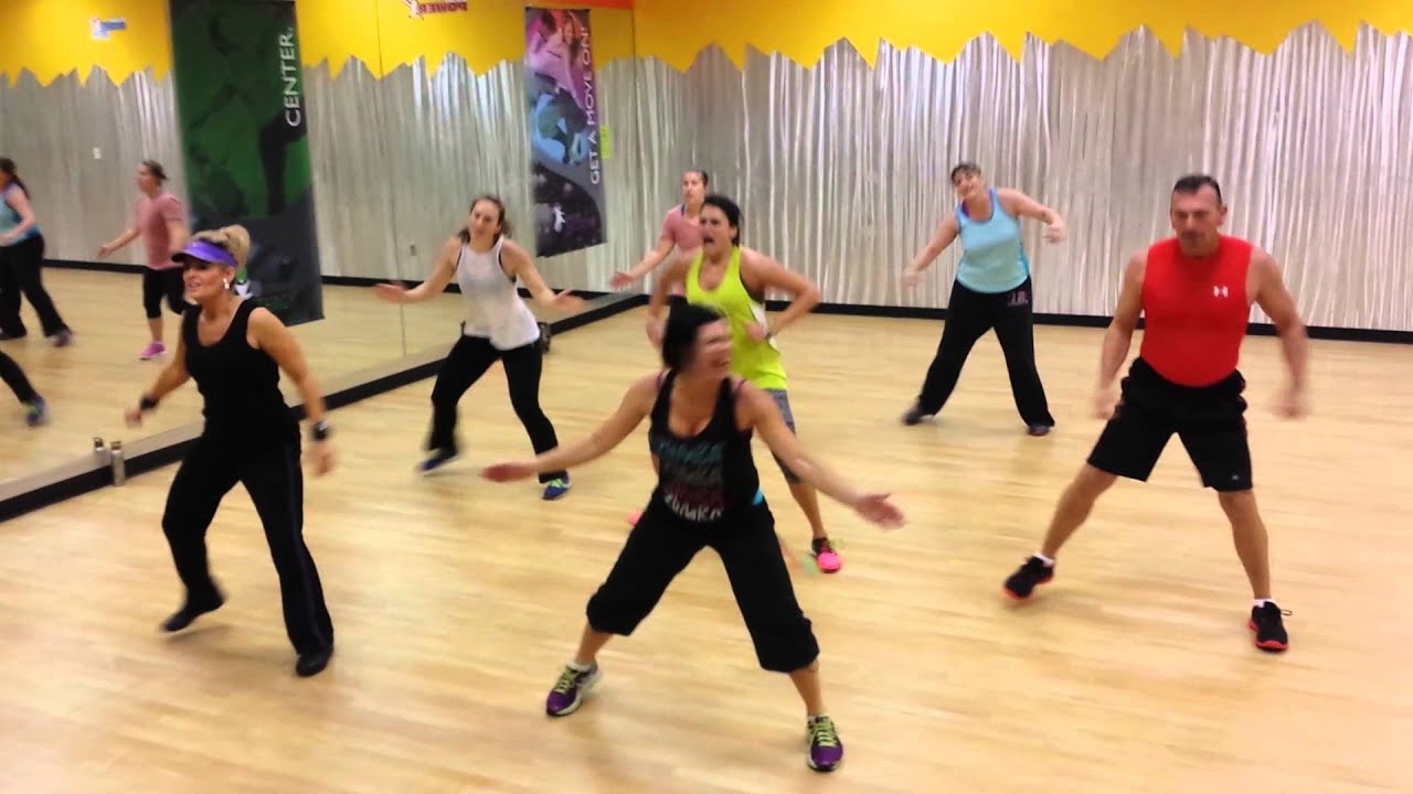 ZUMBA® Move Shake Drop Kelly Reis - YouTube
