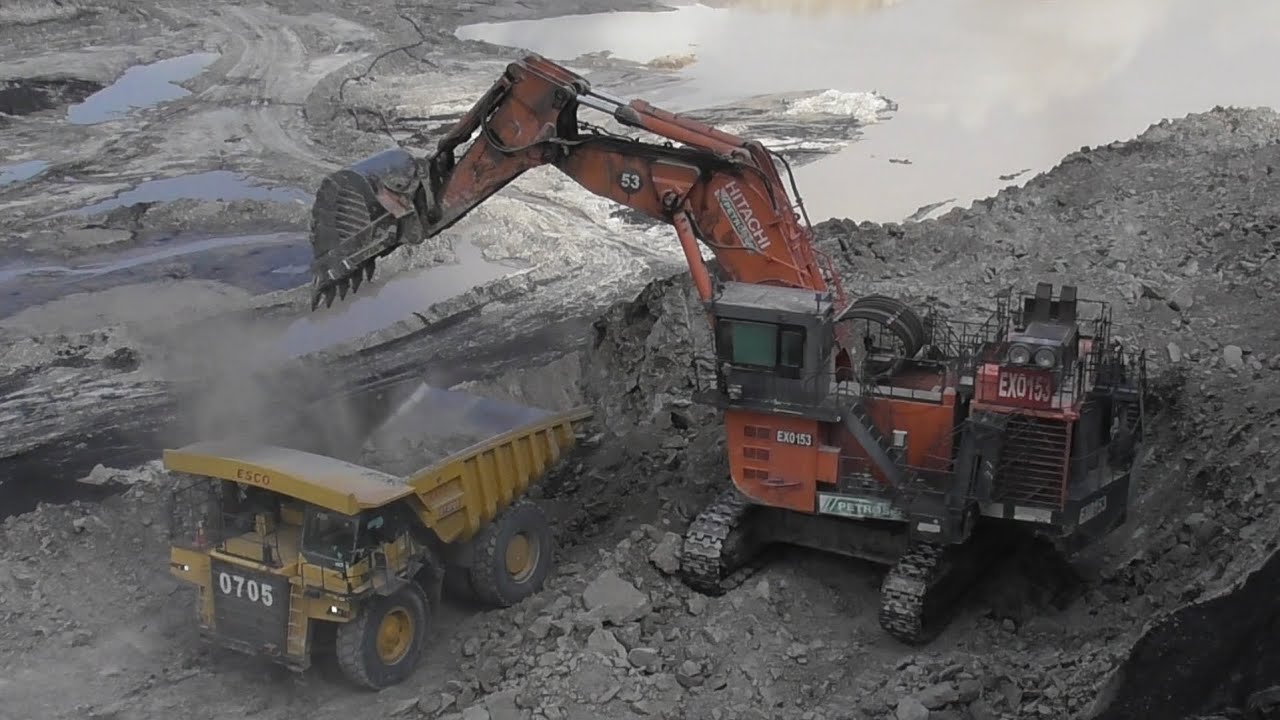 7 Buckets Of Hitachi EX2600 Excavator Loading On Komatsu HD785 ESCO ...