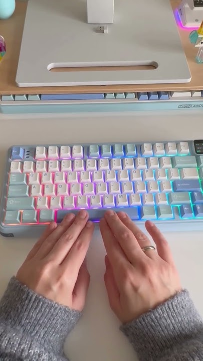 Typing on my Vibe75 from ‎⁨@MechLands⁩ ️⌨️ #typing #vibe75 #mechanicalkeyboard #keyboard - YouTube