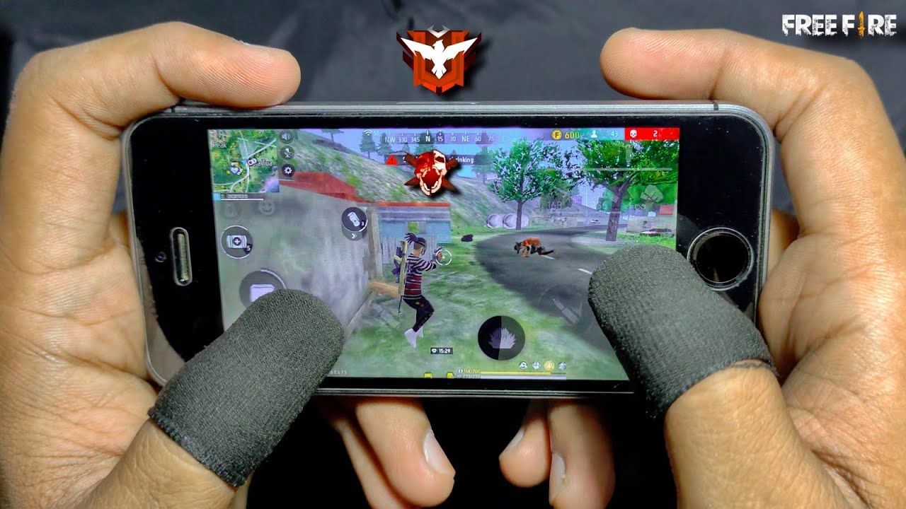 iPhone SE 2016 Free Fire Gameplay Handcam🔥Solo vs Squad Full Ranked ...