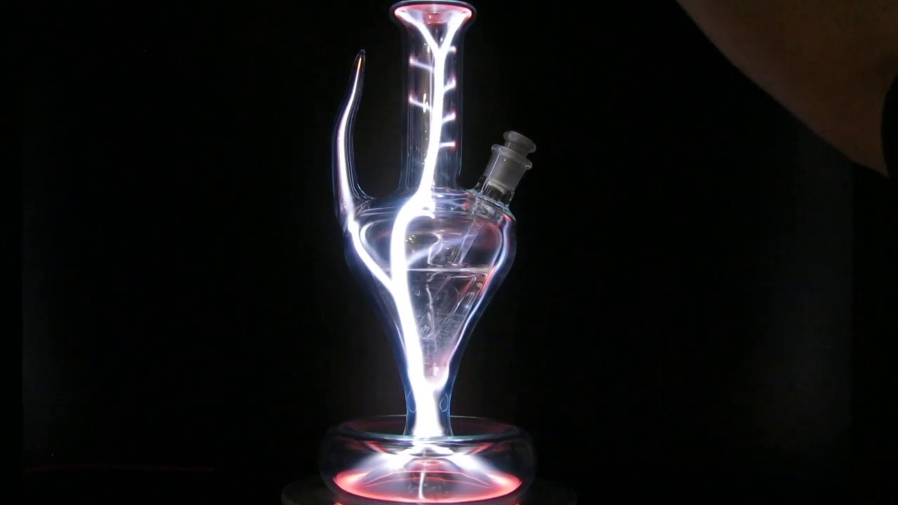 Inverted Plasma Glass Beaker Water Pipe - YouTube