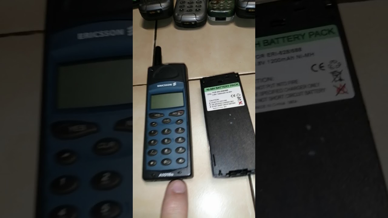 ERICSSON A1018s - demontage battery block - YouTube